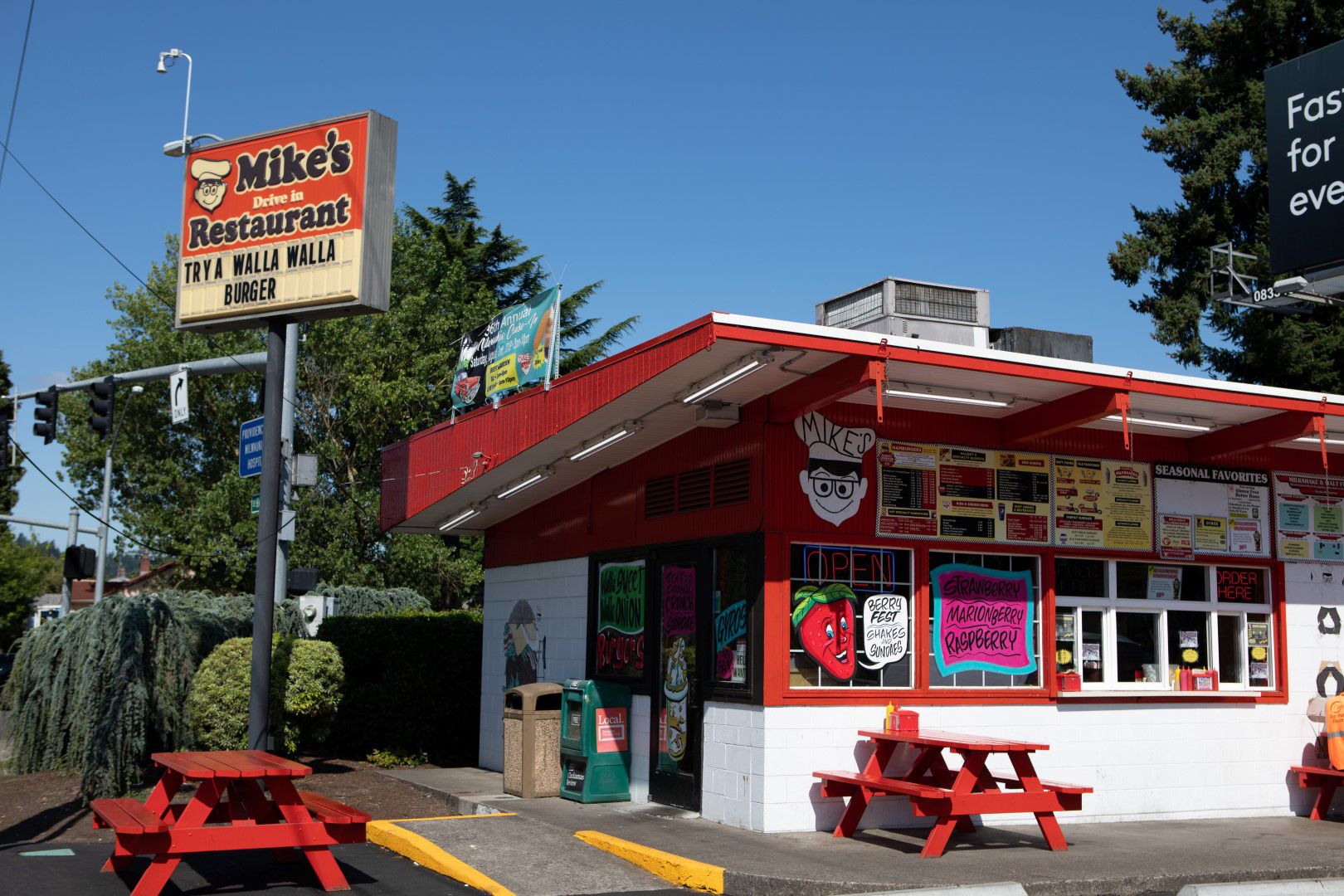 Milwaukie - Mike’s Drive-In