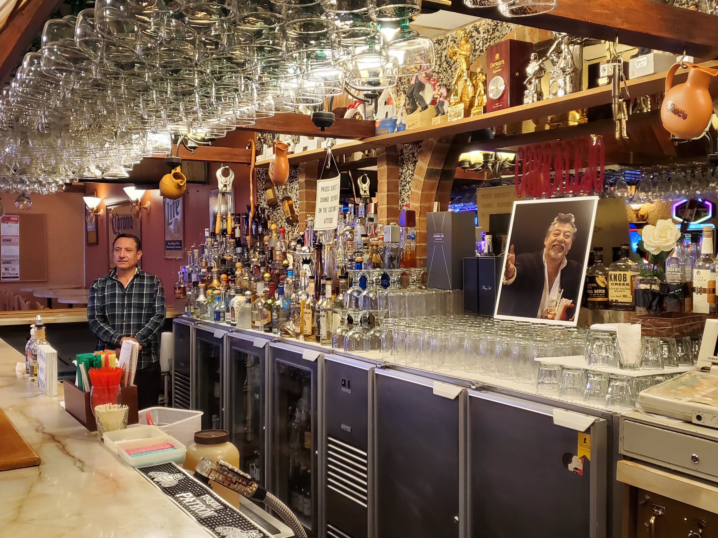 EL BARRIO STORY - EL BARRIO RESTAURANT & LOUNGE