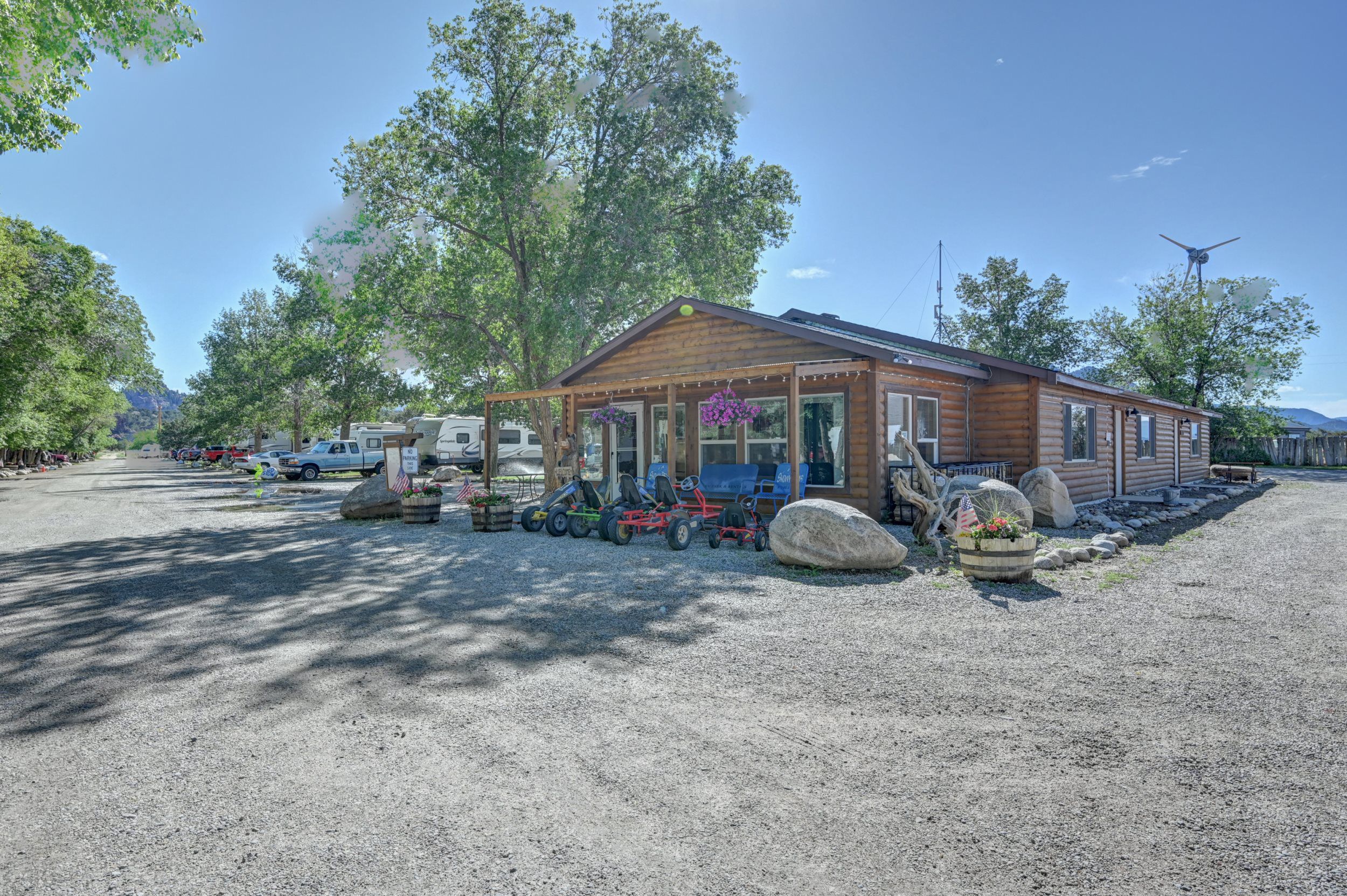 Home - Snowy Peaks RV Park