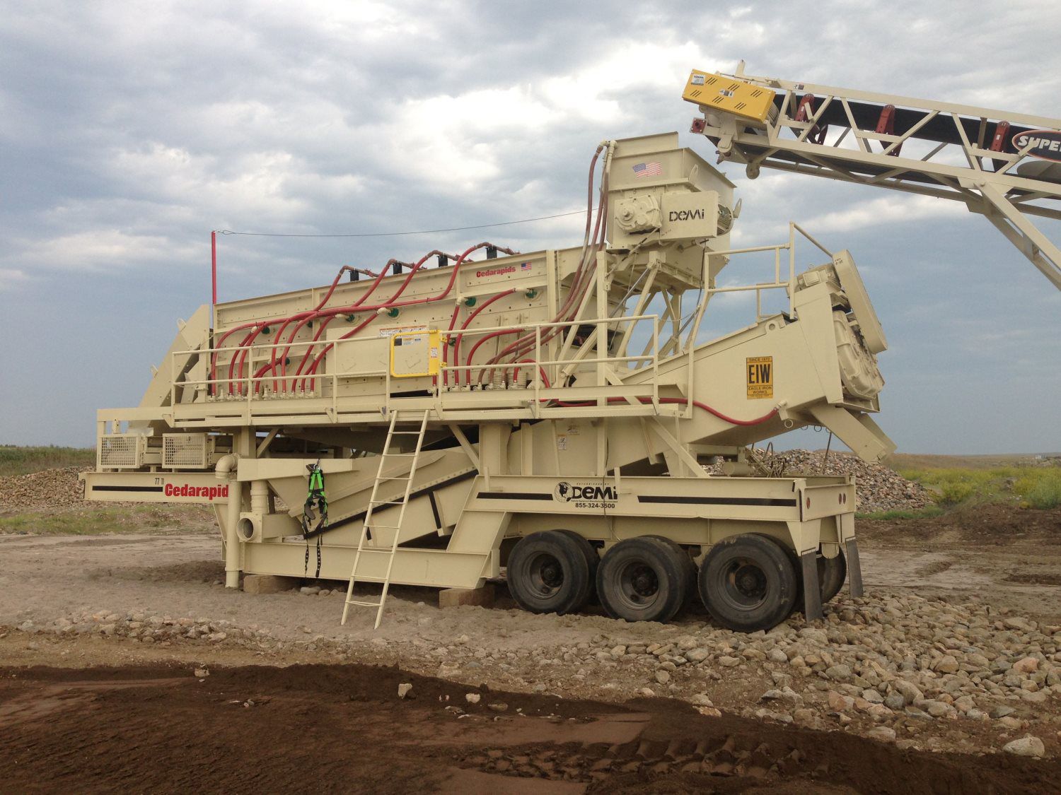 Screening Equipment - Dakota Equipment Manufacturing Inc.