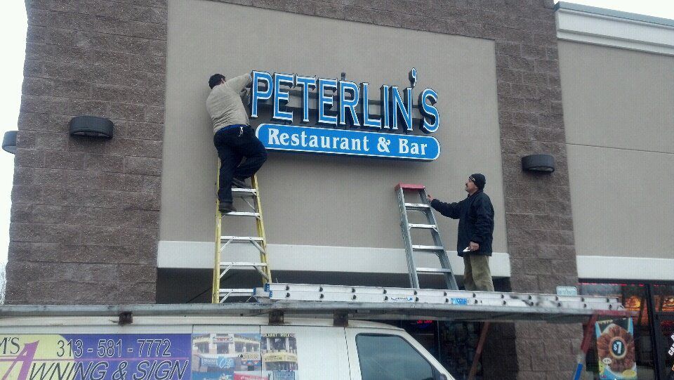 Building Peterlin's - Peterlins Restaurant & Bar | Farmington, MI